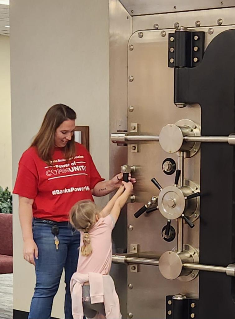 #PowerofCommunityWeek - Premier Community Bank